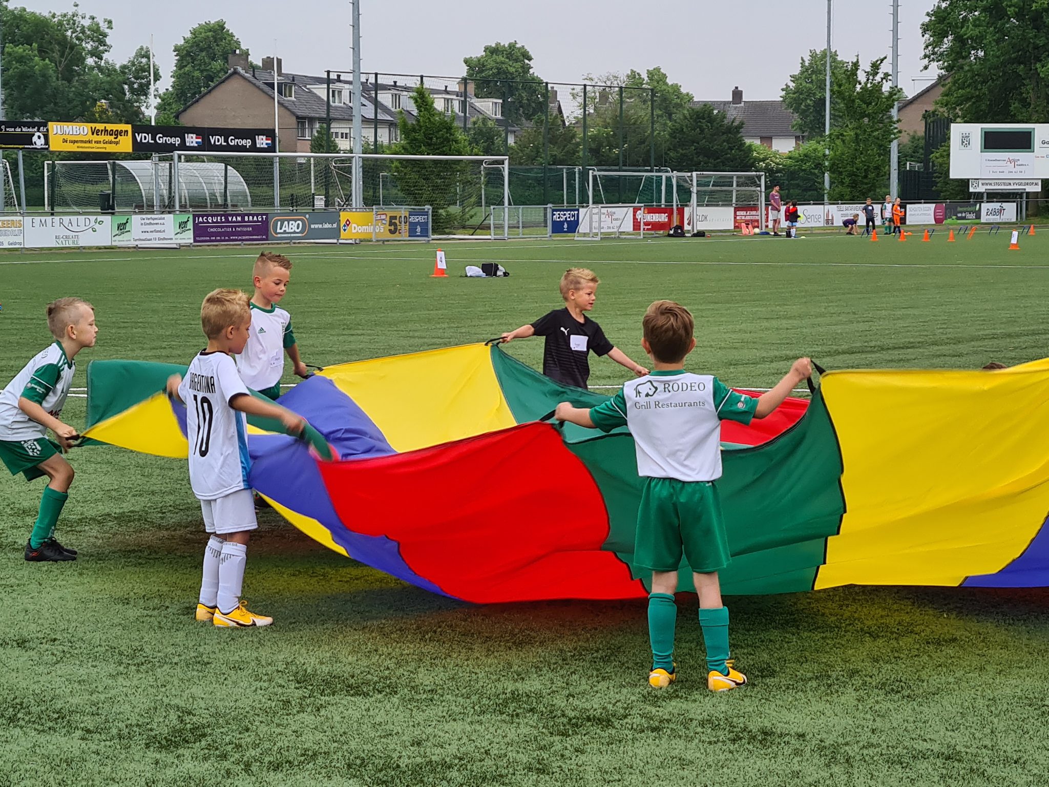 Een geslaagde Voetbaldag bij VV Geldrop | Voetbalvereniging Geldrop
