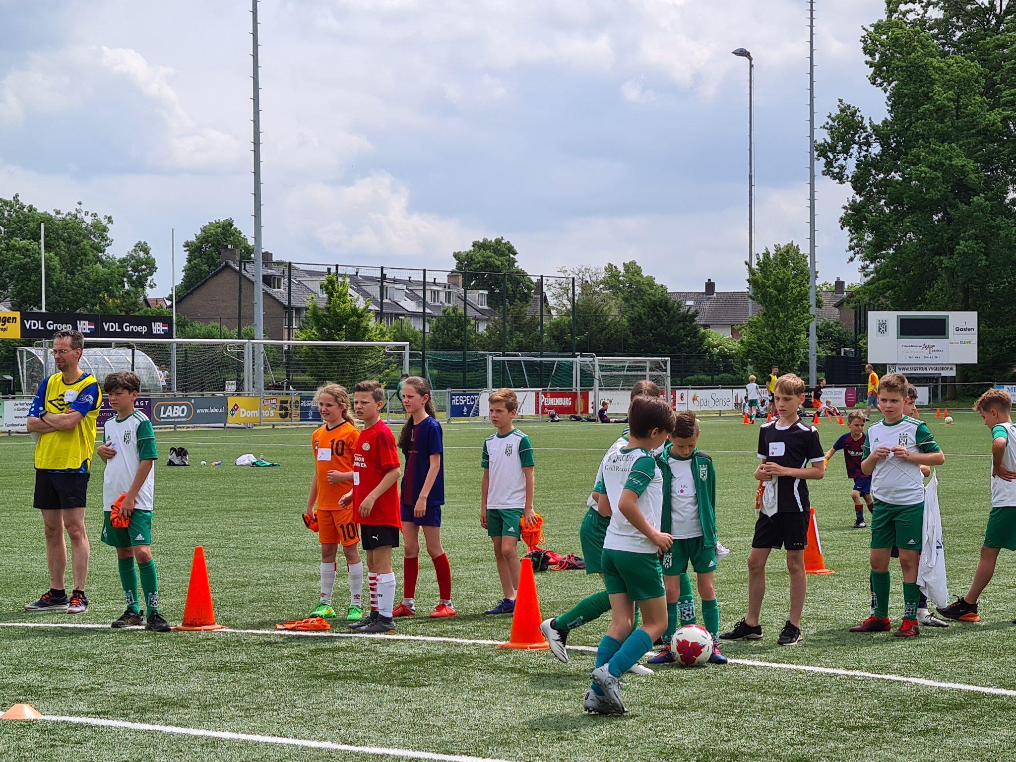 Een geslaagde Voetbaldag bij VV Geldrop | Voetbalvereniging Geldrop